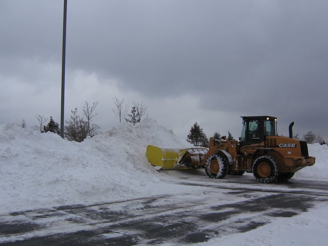 8 Snow Removal Safety Tips for Your Commercial Business